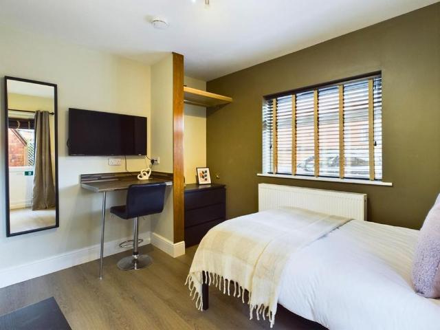 7 bedroom house to rent