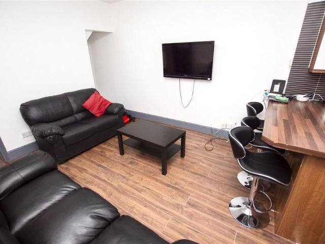 7 bedroom house to rent