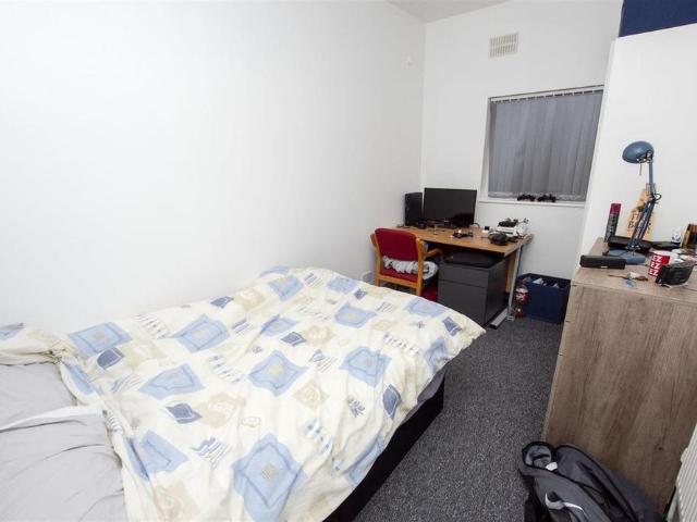 7 bedroom house to rent