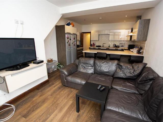 7 bedroom house to rent