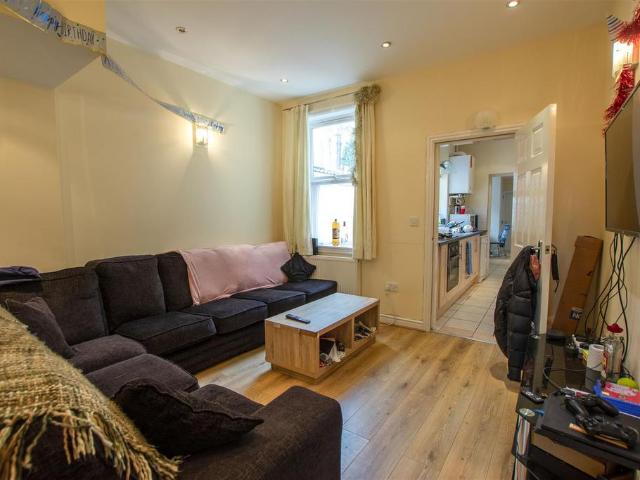 7 bedroom house to rent