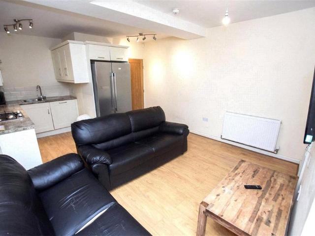 7 bedroom house to rent
