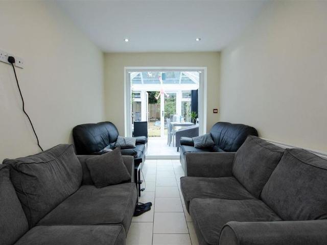 7 bedroom house to rent