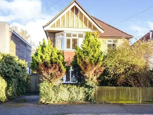 7 bedroom House to rent, Hartley Avenue, Southampton, SO17 £3.