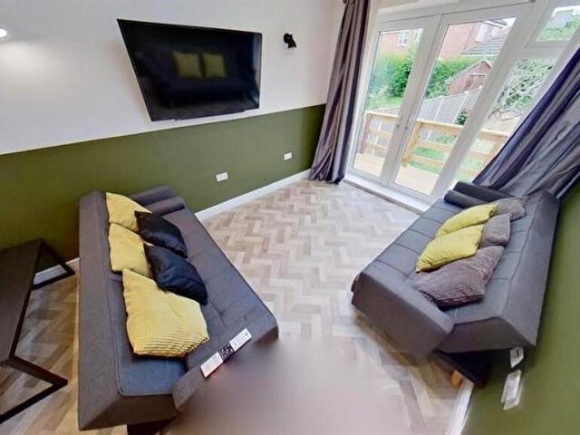 7 Bedroom House To Rent In Pelham Crescent, Nottingham, NG9
