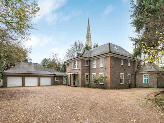 7 Bedroom House Tadworth Surrey LS100191698