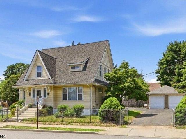 7 bedroom, Haledon NJ 07508 104719742