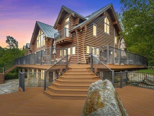 7 bedroom, Hinesburg VT 05461 102824354