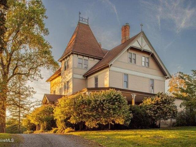 7 bedroom, Hudson NY 12534 103623461