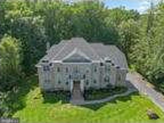 7 bedroom in Great Falls Virginia 22066