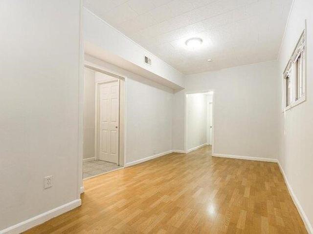 7 bedroom, Jersey City NJ 07306 104852166