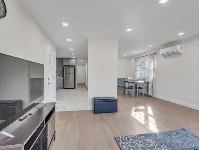 7 bedroom, Jersey City NJ 07306 102799058