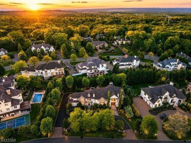 7 bedroom, Livingston NJ 07039 104236571