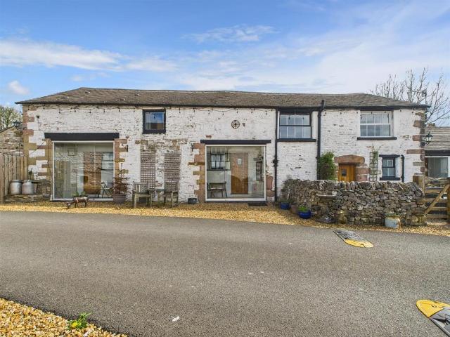 7 bedroom link detached house for sale