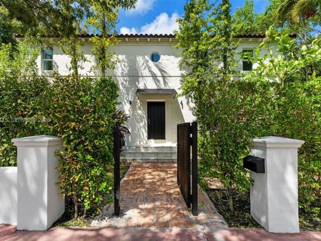7 bedroom luxury Villa for rent in Miami Beach, Florida