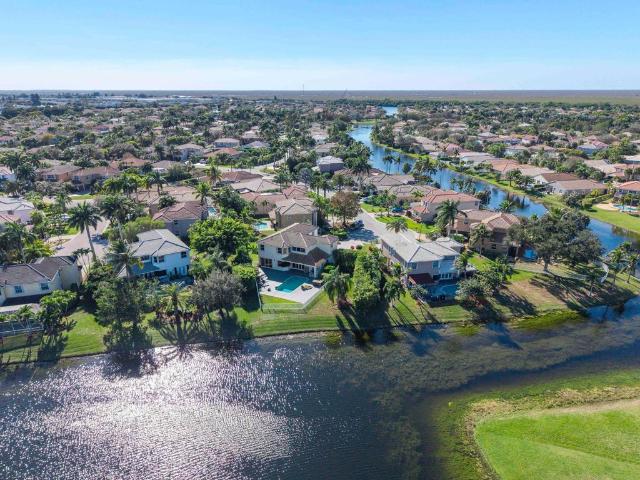 7 bedroom luxury Villa for rent in Coral Springs, Florida