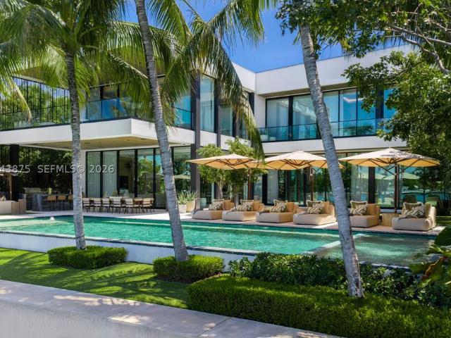 7 bedroom luxury Villa for sale in Miami Beach, Florida