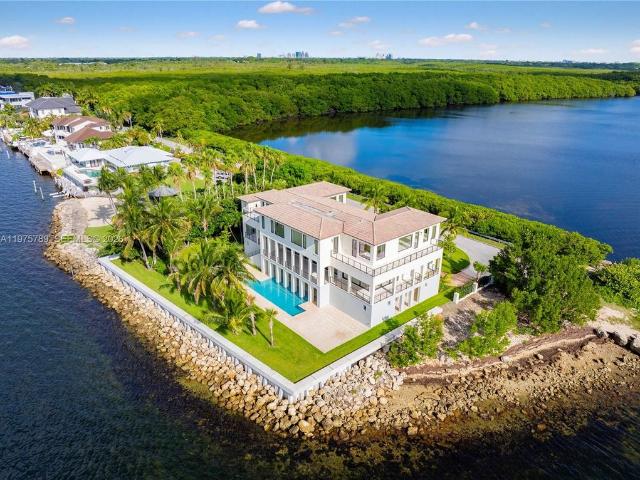 7 bedroom luxury Villa for sale in Coral Gables, Florida