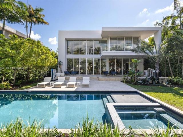 7 bedroom luxury Villa for sale in Golden Beach, United States