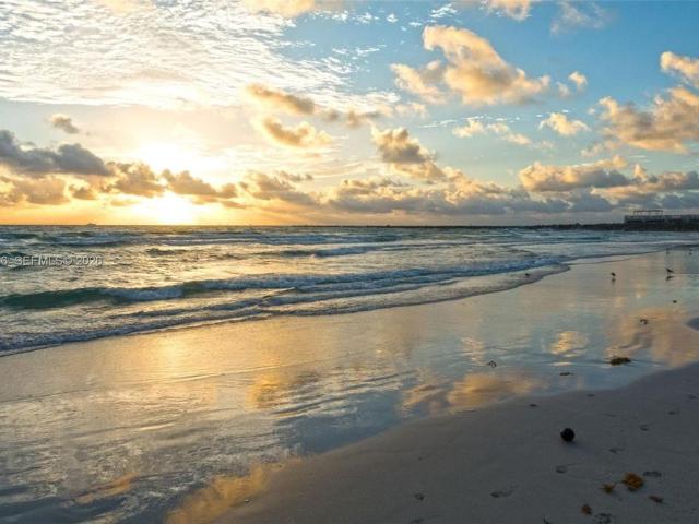 7 bedroom luxury Villa for sale in Golden Beach, Florida