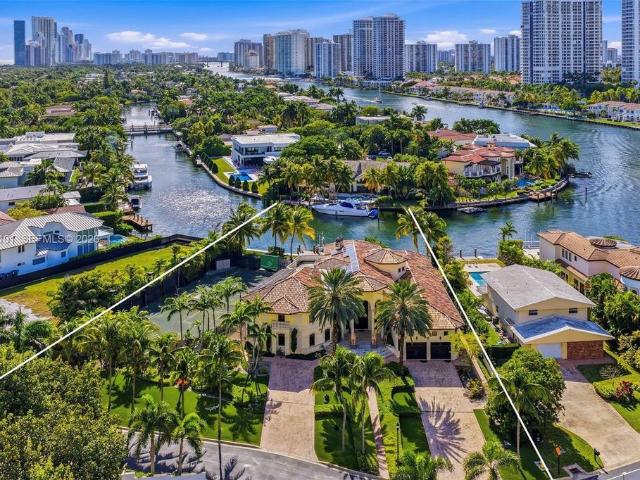 7 bedroom luxury Villa for sale in Golden Beach, Florida