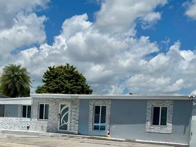 7 bedroom luxury Villa for sale in Hialeah, Florida