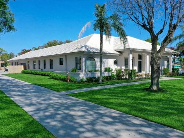 7 bedroom luxury Villa for sale in Palm City, Florida