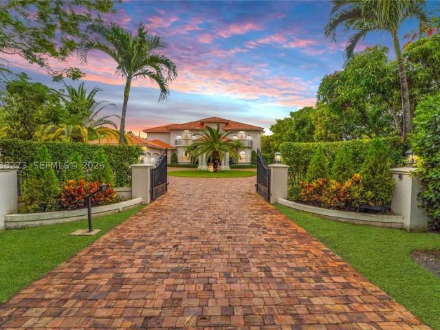 7 bedroom luxury Villa for sale in Pinecrest, Florida