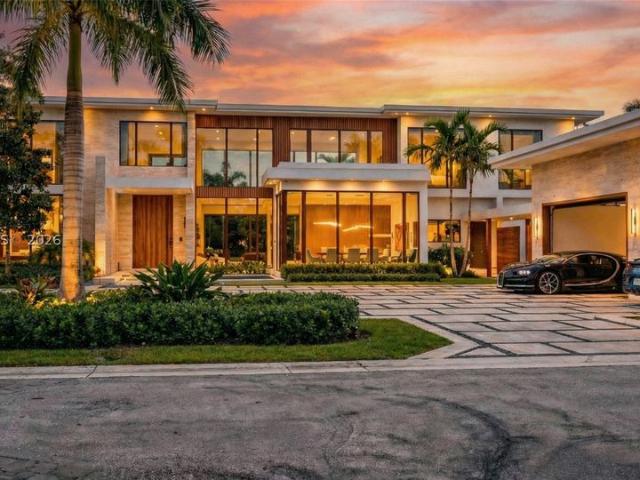 7 bedroom luxury Villa for sale in Pinecrest, Florida