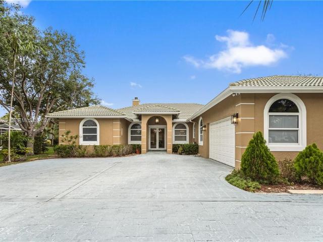 7 bedroom luxury Villa for sale in Plantation, Florida