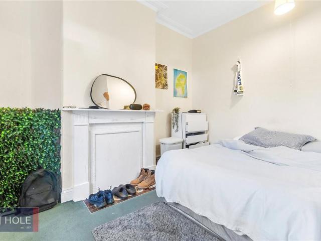 7 bedroom maisonette to rent