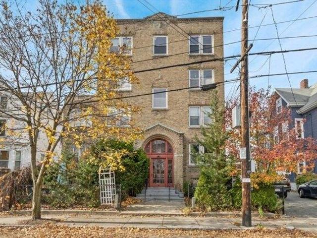 7 bedroom, Malden MA 02148 104792462