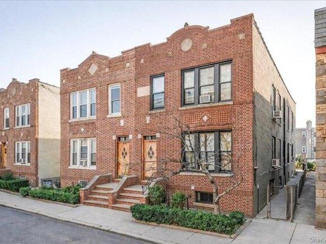 7 bedroom, Maspeth NY 11378 103599802