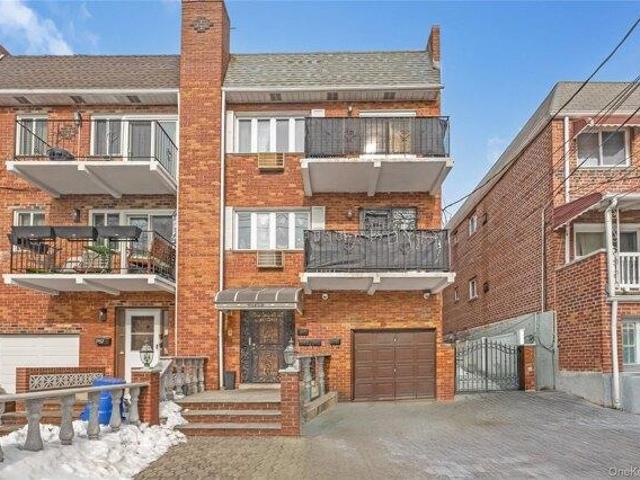 7 bedroom, Maspeth NY 11378 103619640