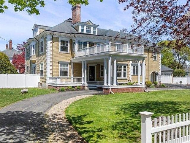 7 bedroom, Melrose MA 02176 102372469