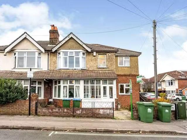 7 bedroom Mid Terrace House to rent, Blenheim Gardens, Southam.