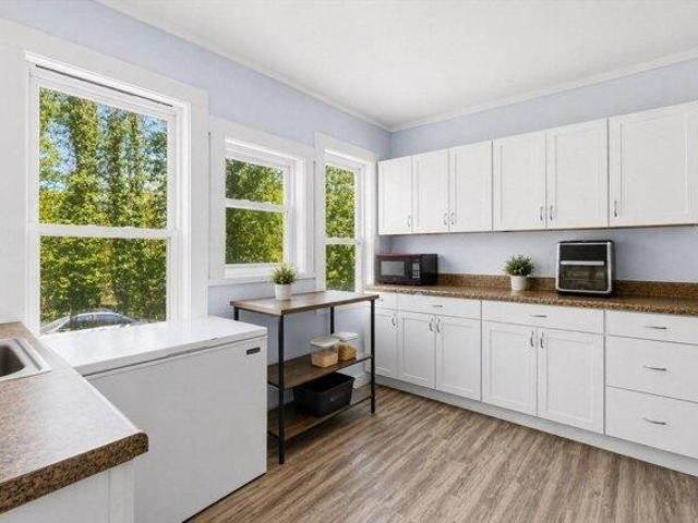 7 bedroom, Middleboro MA 02346 104479868