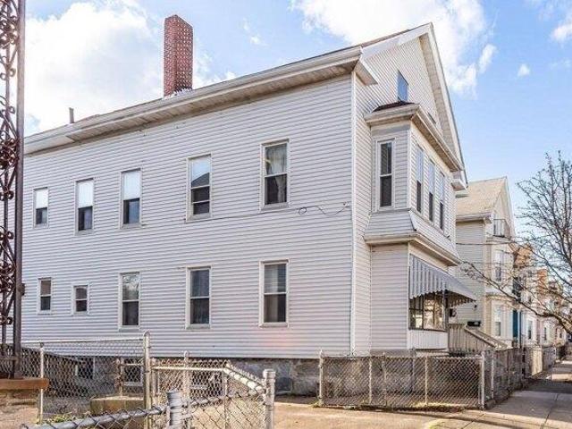 7 bedroom, New Bedford MA 02740 105080575