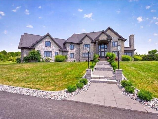 7 bedroom, New Hartford NY 13413 104907518