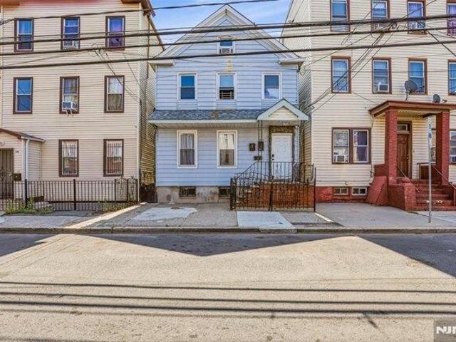 7 bedroom, Newark NJ 07104 104807406