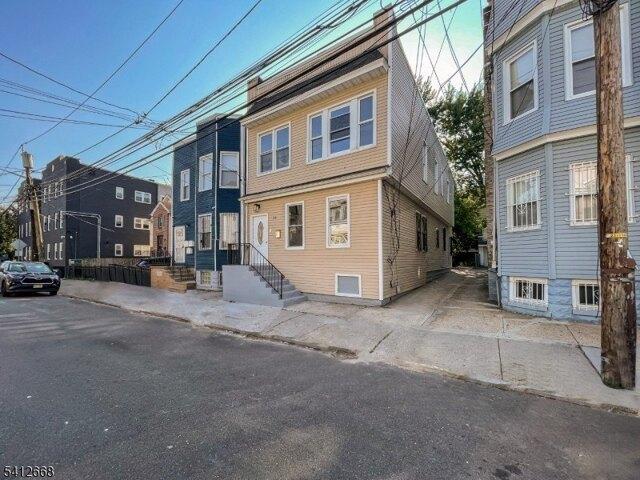 7 bedroom, Newark NJ 07106 100432108