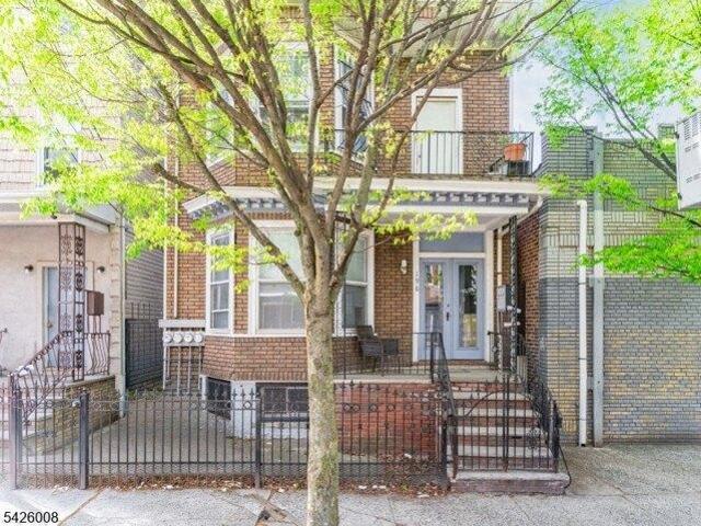 7 bedroom, Newark NJ 07103 104373787