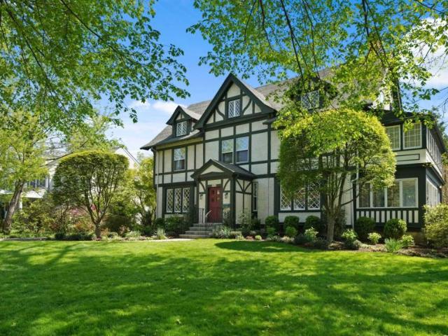 7 bedroom, NY NY 102244392