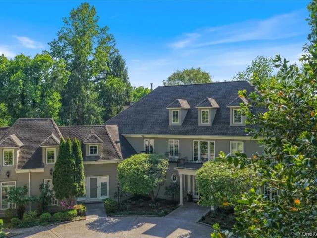 7 bedroom, NY NY 102700825