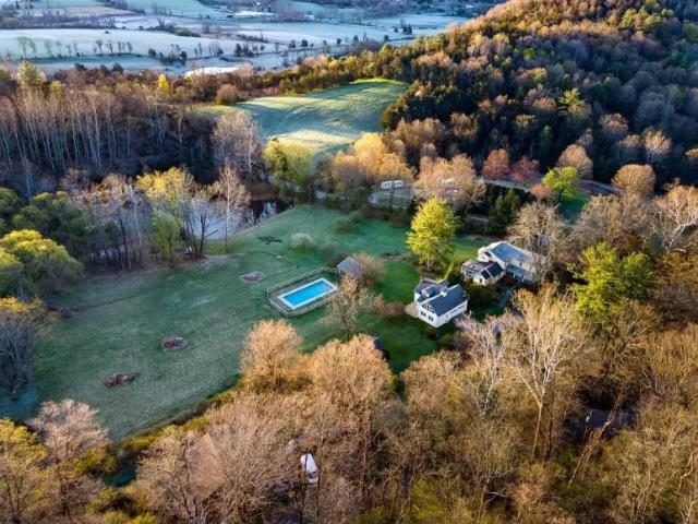 7 bedroom, NY NY LS102244205