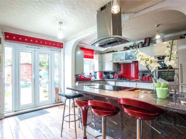 7 Bedroom Semi Detached House