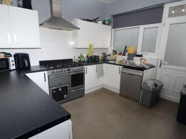 7 Bedroom Semi Detached House
