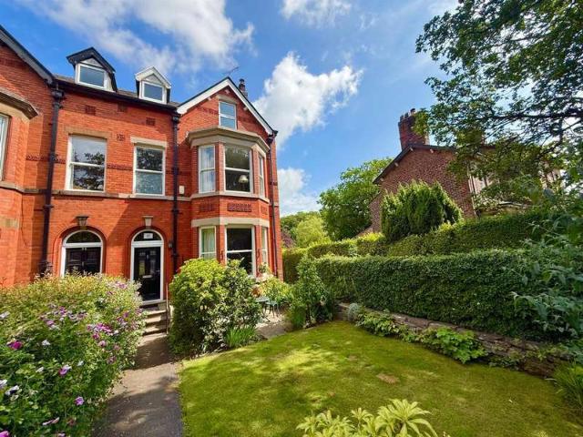 7 Bedroom Semi Detached House