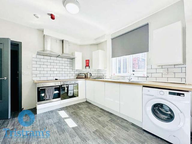 7 Bedroom Semi Detached House