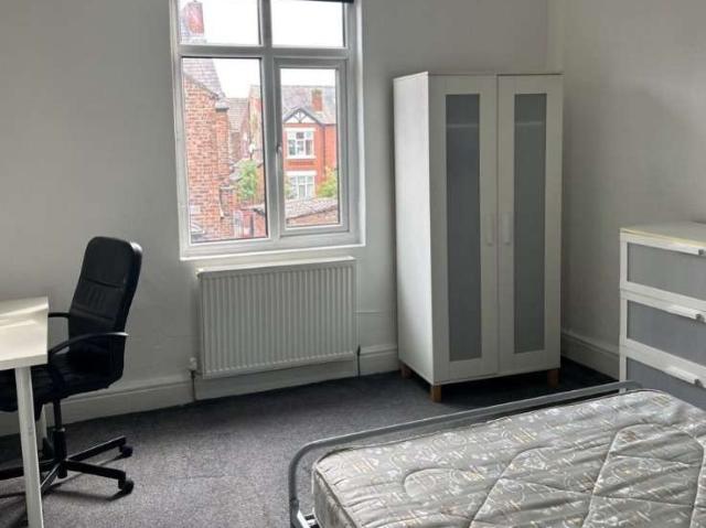 7 Bedroom Semi Detached House